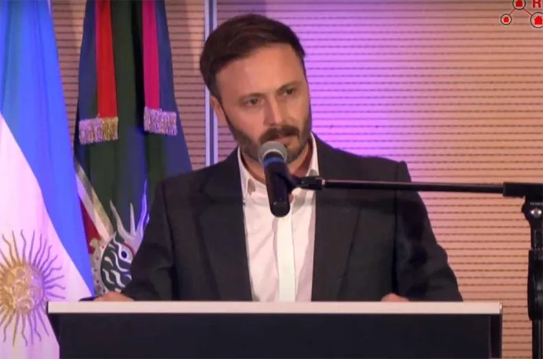 Azcué asume el martes 12, anuncia gabinete esta semana y promete ...